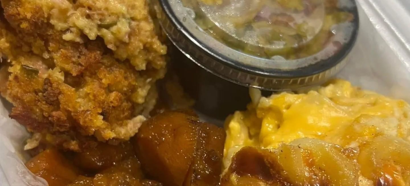 Sumtin' 2 Eat | Best Soul Food Restaurant in Flint