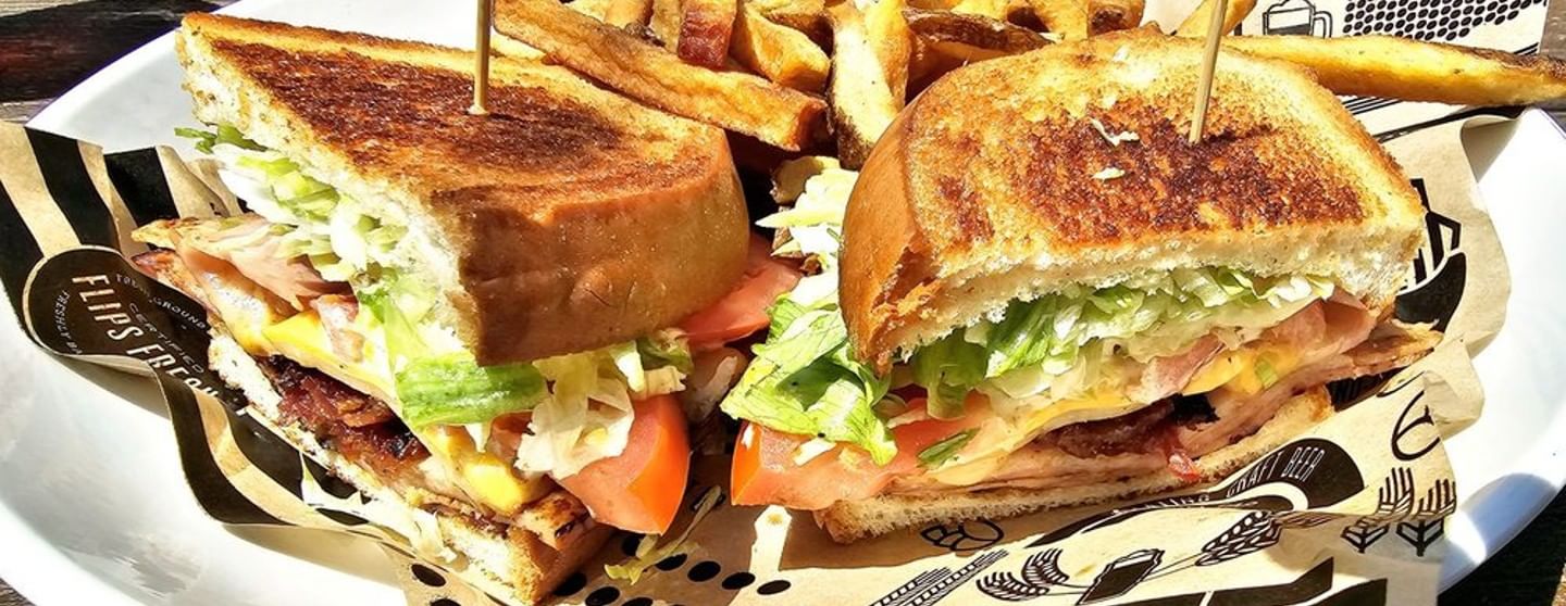 Flips Patio Grill | Best Sports bar in TX | Sports bar near me