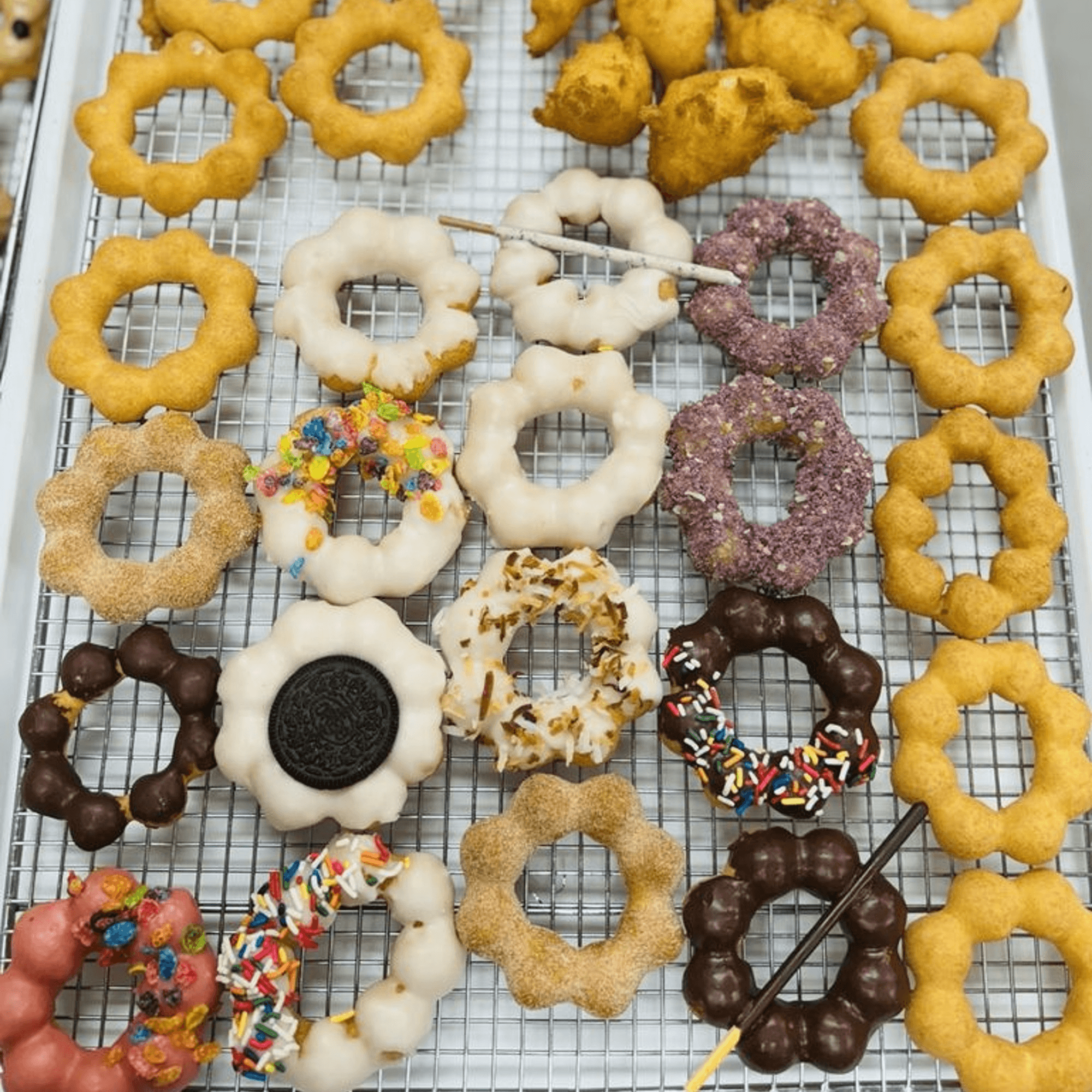Best Donuts in San Carlos, CA | San Carlos Chuck's Donuts