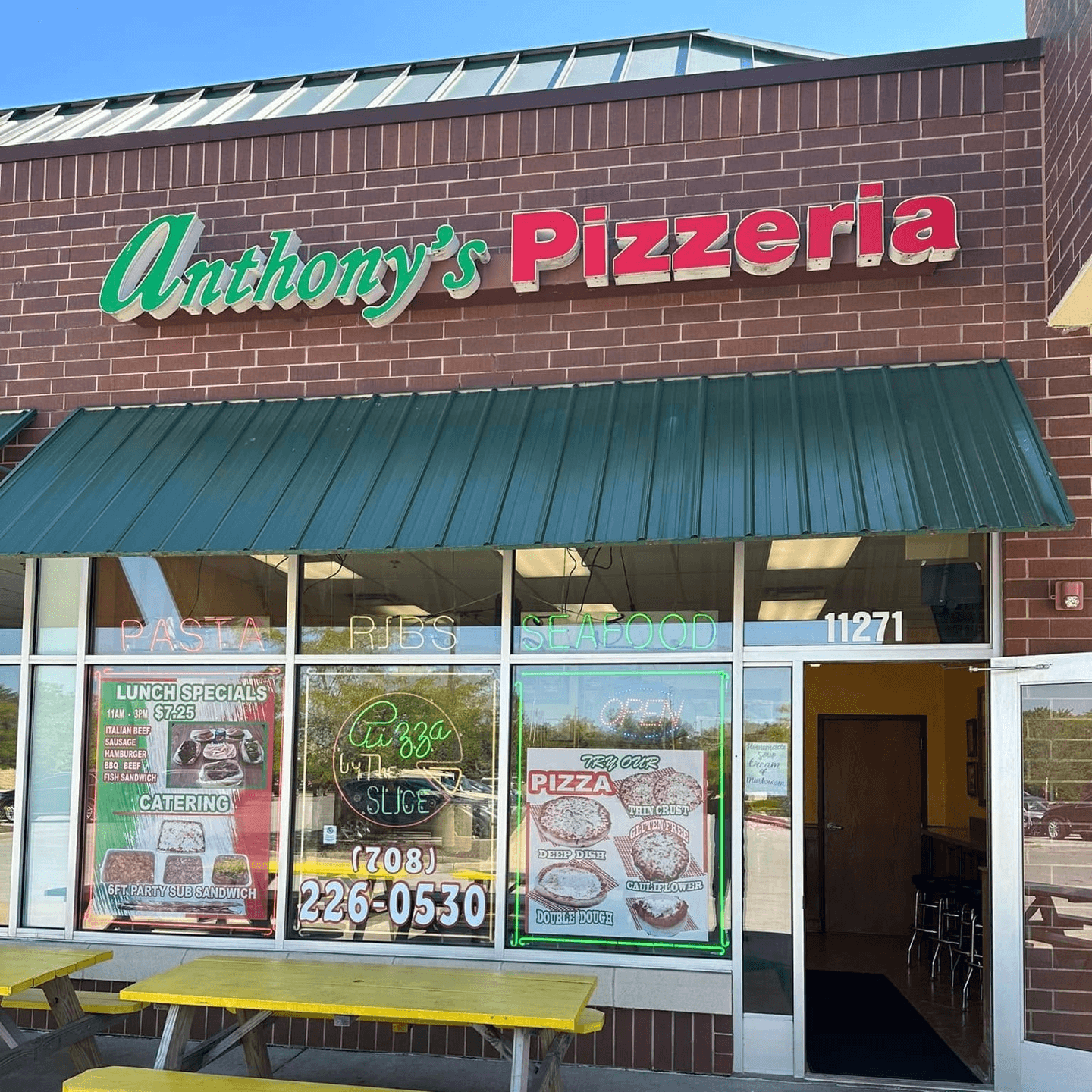 Anthony's pizzeria store