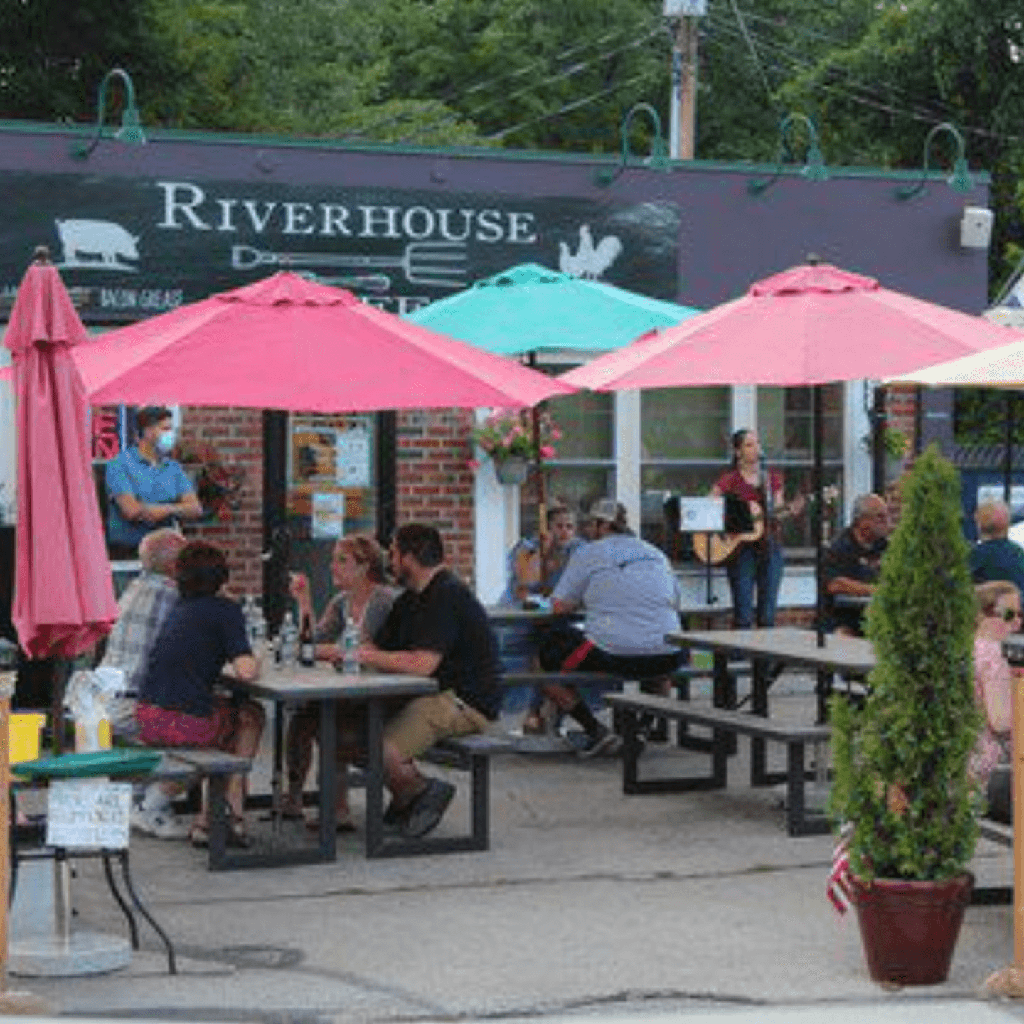 The Riverhouse Cafe | Best American Food in Milford