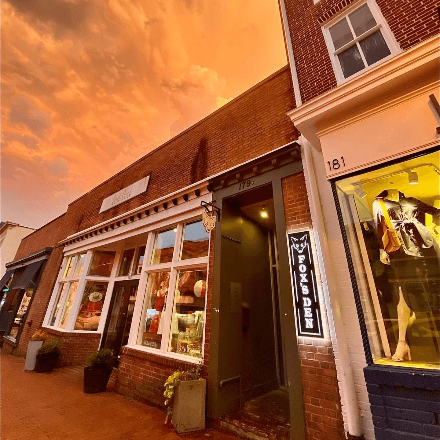 Reservations | Fox's Den