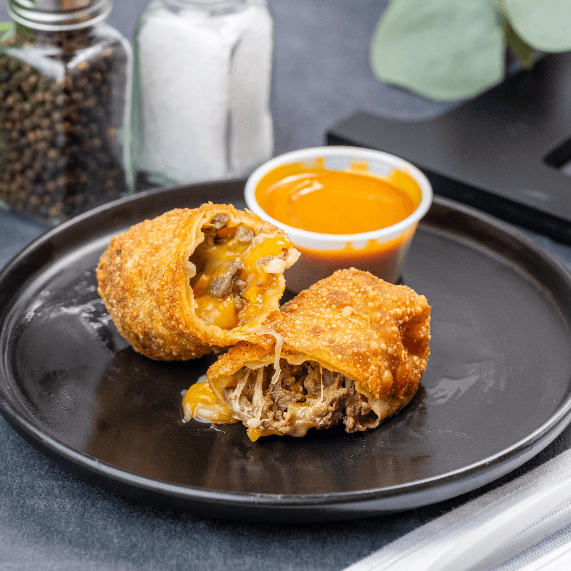 Tastee Rolls | Best Restaurant in IL