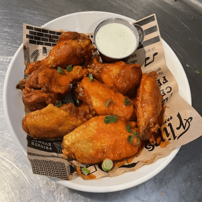 Flips Patio Grill | Best Sports bar in TX | Sports bar near me